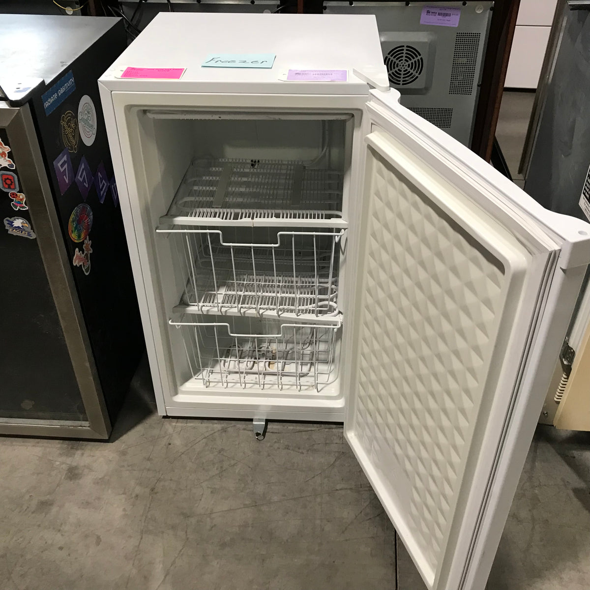 SPT White Under-The-Counter Up Right Freezer 21.5"x 21"x 34" — Habitat ...