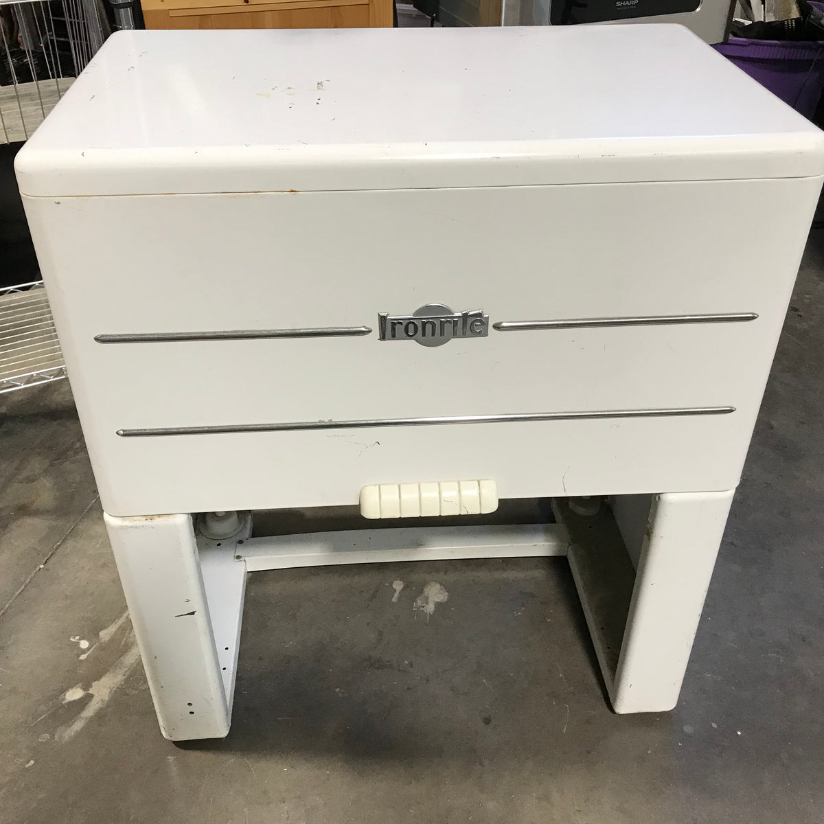 Ironrite Model 85 White Vintage Ironing Machine 30"x 19"x 35" — Habitat ...