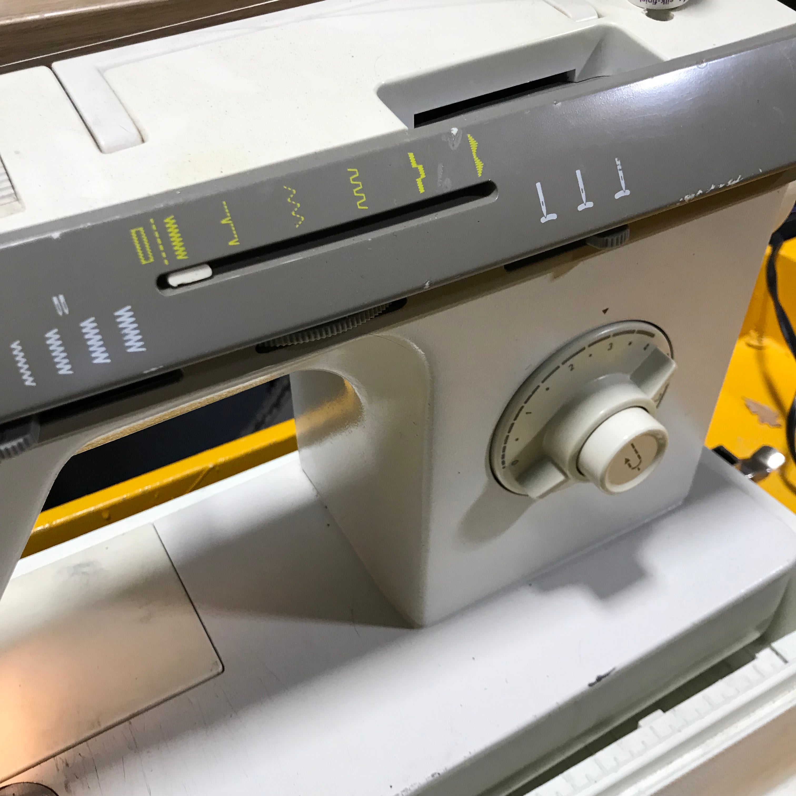 Singer Sewing Machine Model No. 8007 CH — Habitat Roaring Fork